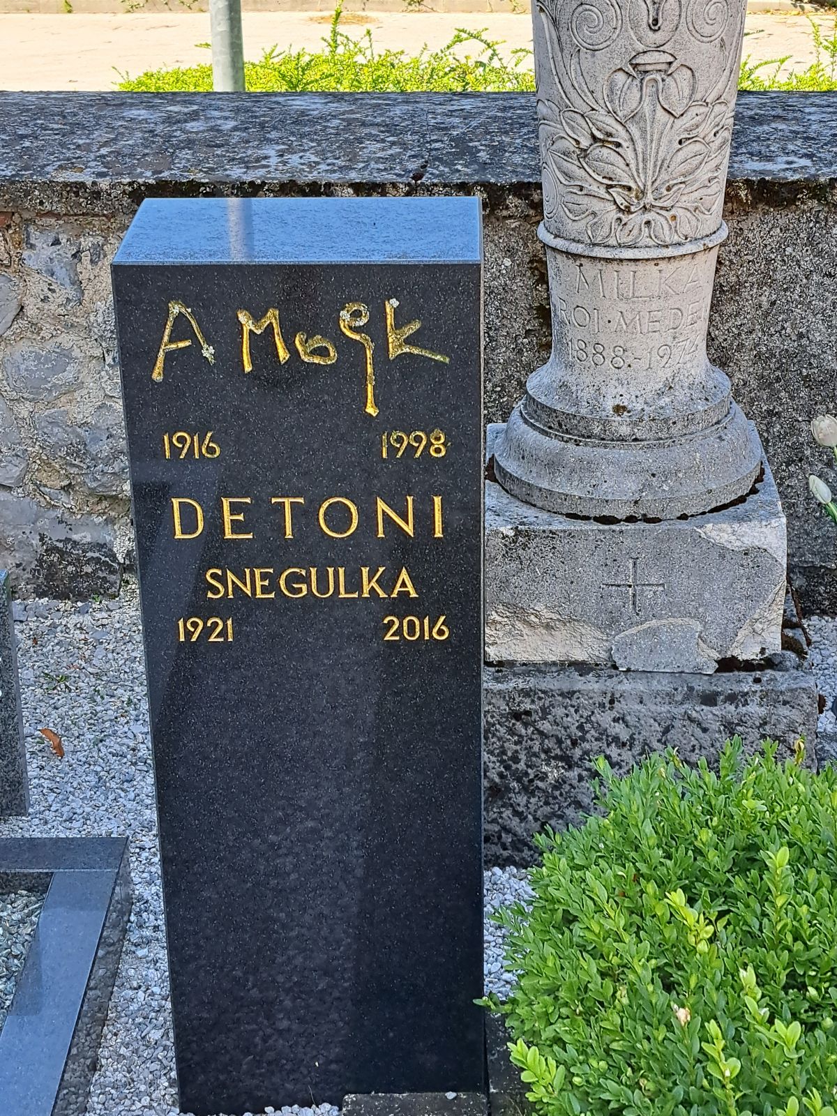 Snegulka Detoni | Slovenski grobovi