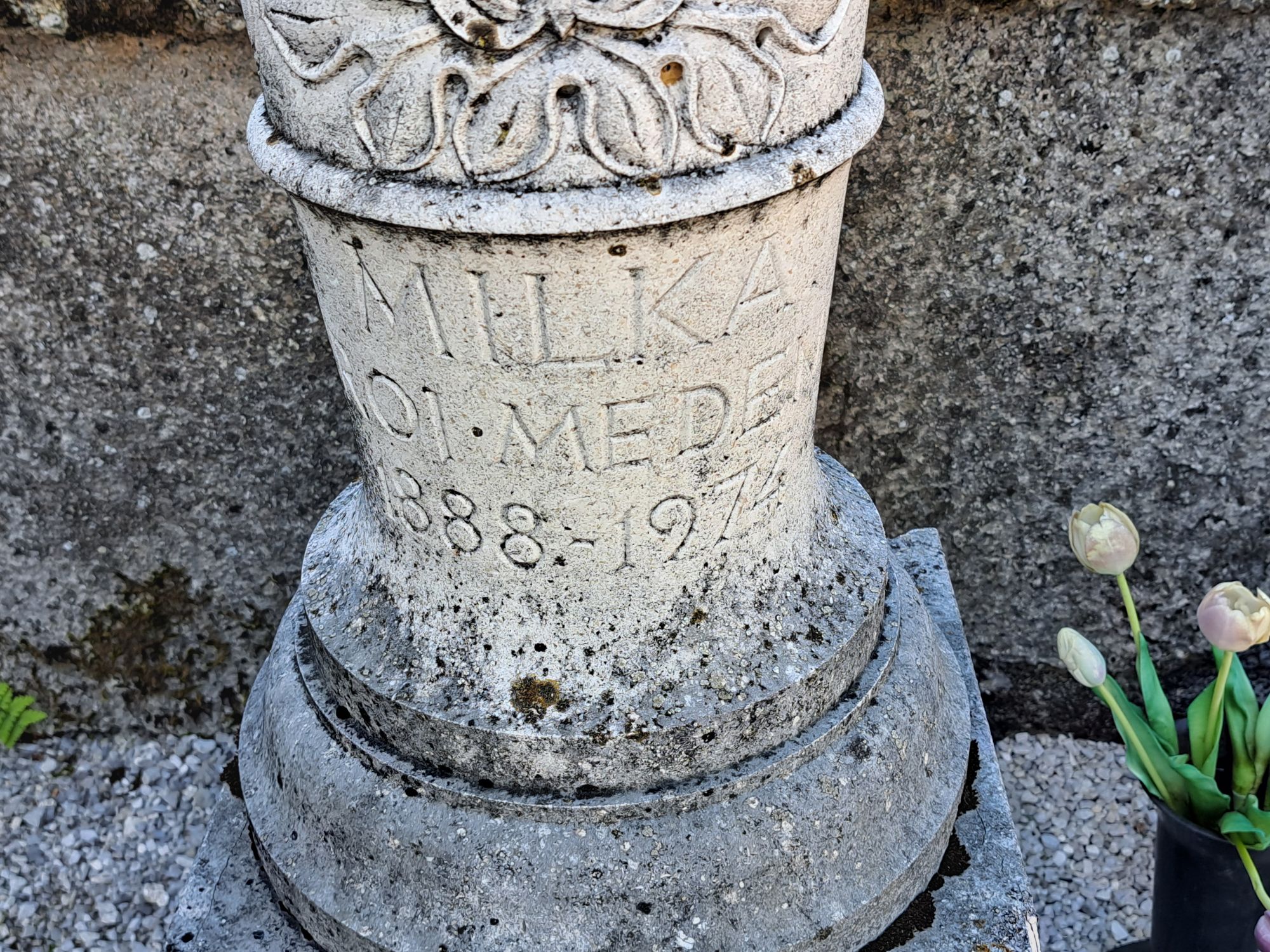 Snegulka Detoni | Slovenski grobovi